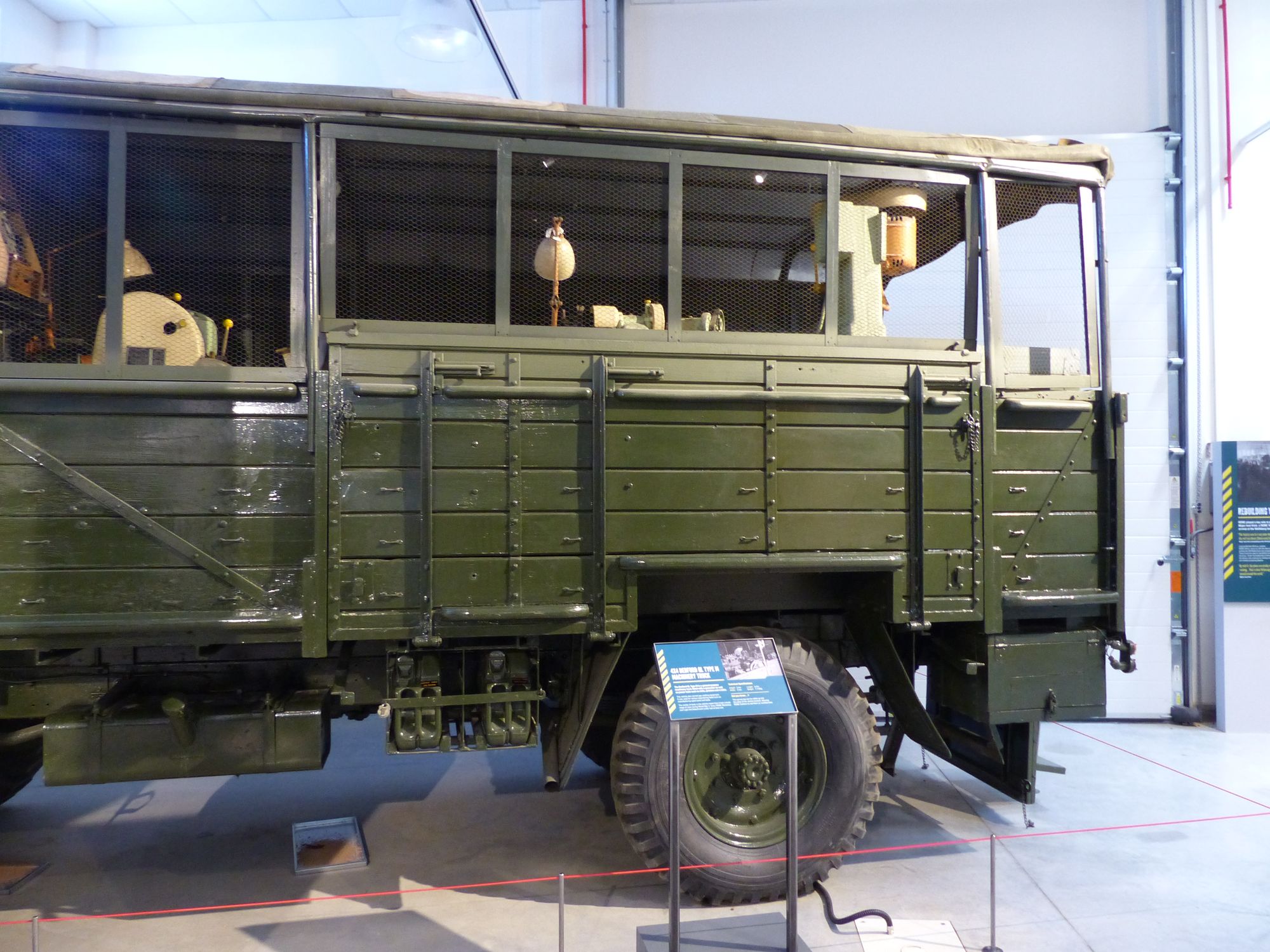 Bedford QL TYPE M Workshop Truck REME Museum :Maquetland.com:: Le monde de la maquette